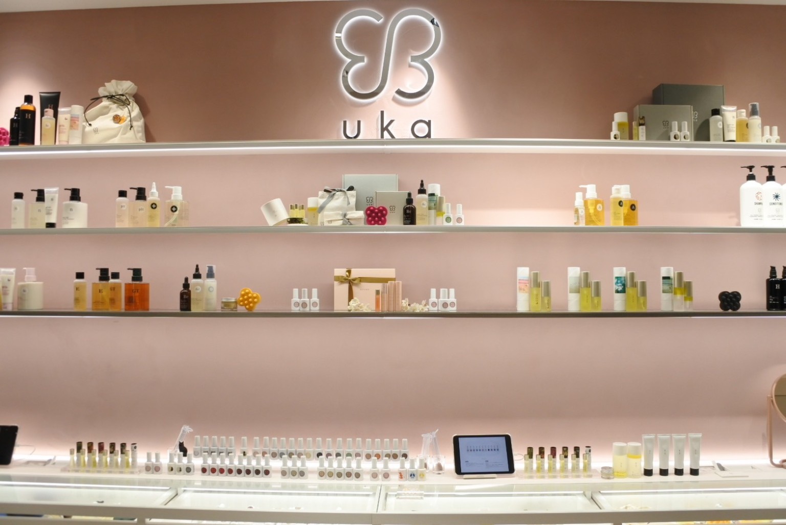 大阪限定カラー＆直営店舗限定アイテムも登場！大丸心斎橋に「uka」直営店がオープン