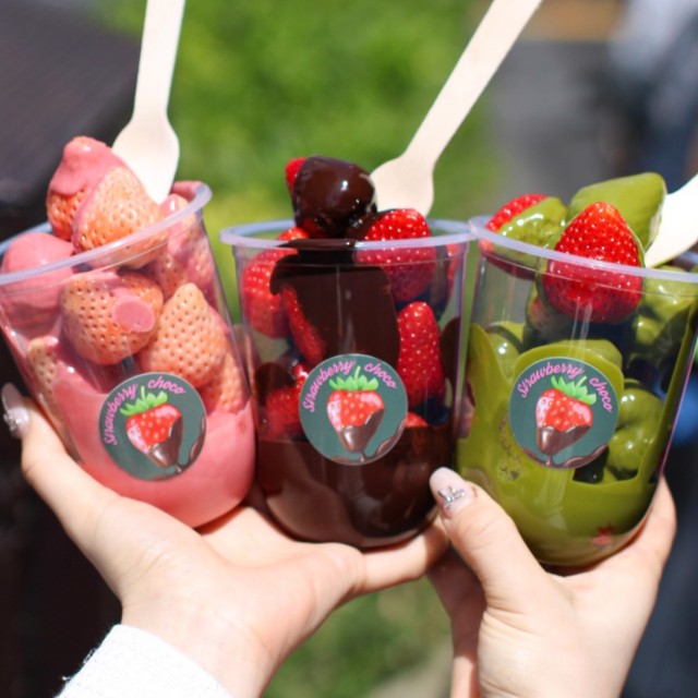 海外でもめっちゃ人気！生チョコに苺をディップする行列店「Strawberry choco」が京都・四条河原町に登場！